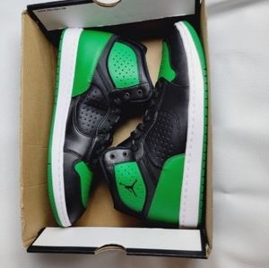 Nike | Shoes | 1 Mens Nike Jordan Access Ar376213 Green Black ...